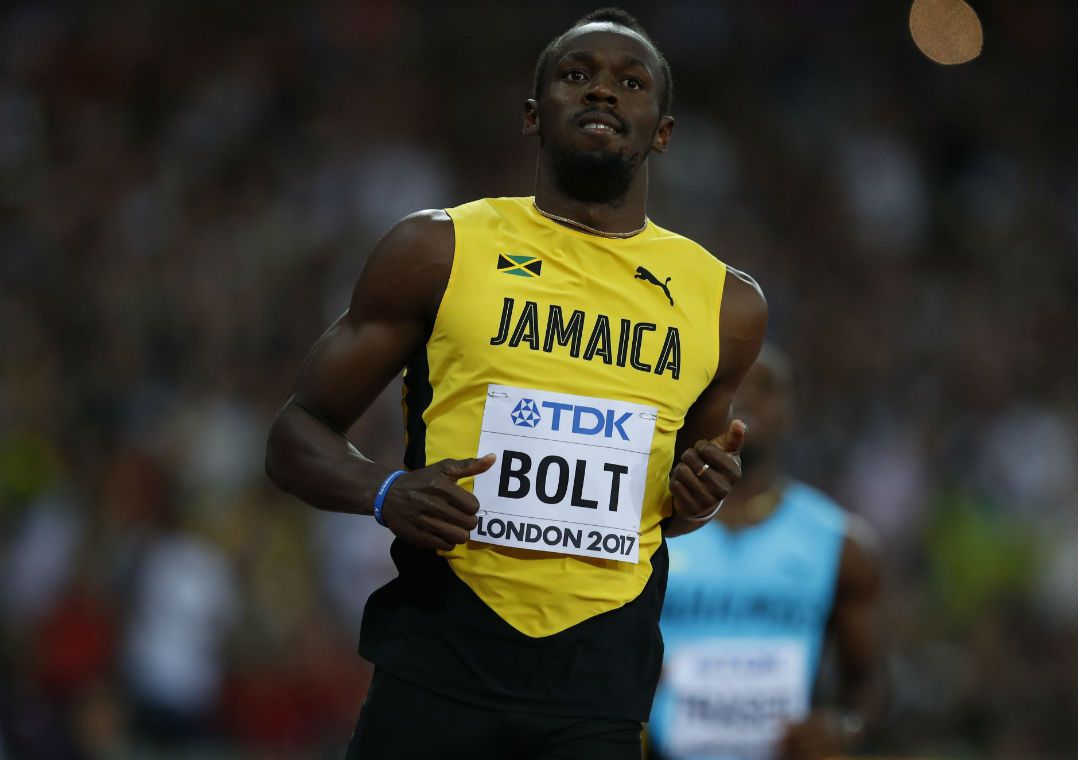 Em estreia no Mundial, Bolt segura ritmo e vai à semifinal dos 100m