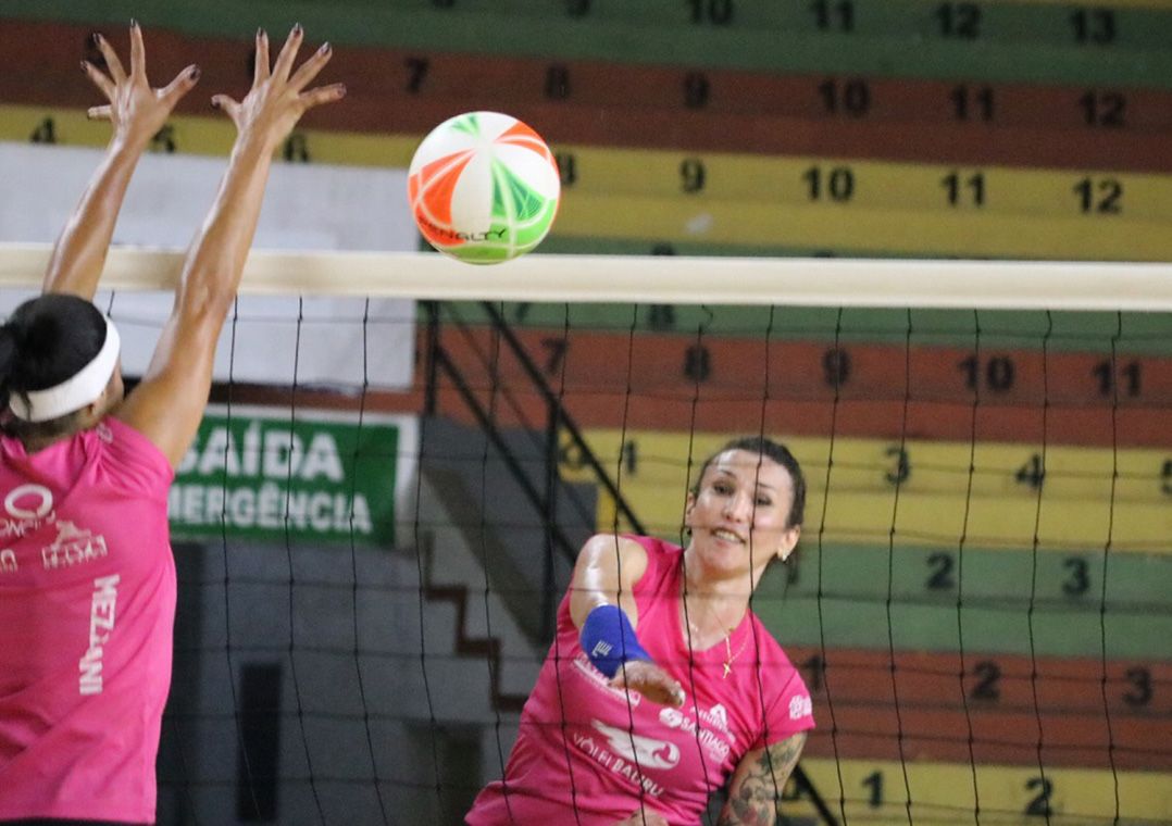 Ana Paula critica CBV por permitir trans jogar Superliga